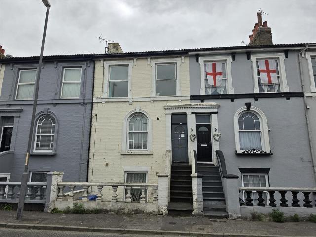 Marine Parade, Sheerness ME12, 1 bed flat to rent, £750 pcm | PrimeLocation