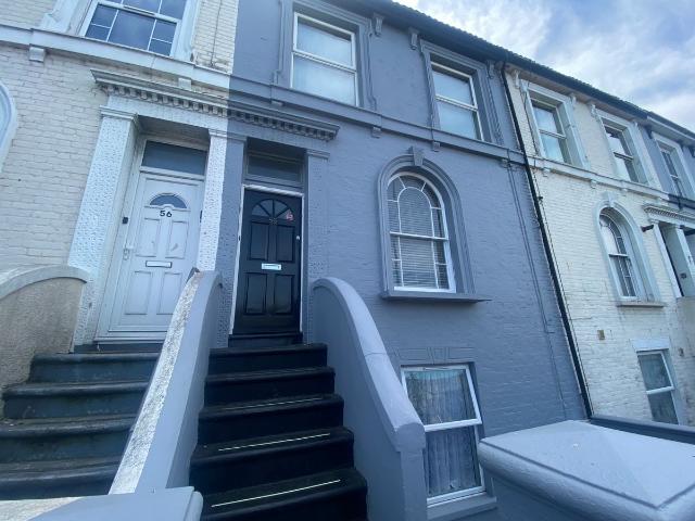 Marine Parade, Sheerness ME12, 1 bed flat to rent, £1,000 pcm | PrimeLocation