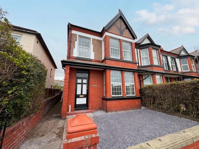 Marine Road, Prestatyn LL19, 2 bed flat to rent, £995 pcm | PrimeLocation