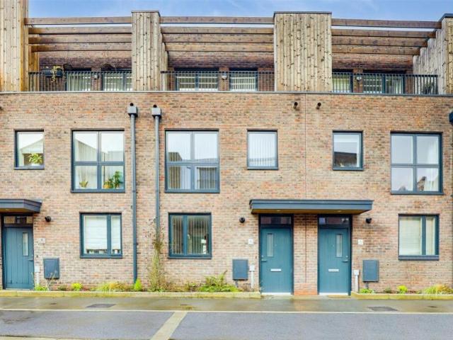 Mariner Street, Nottingham. 3 bed terraced house to rent £1,550 pcm £358 pw