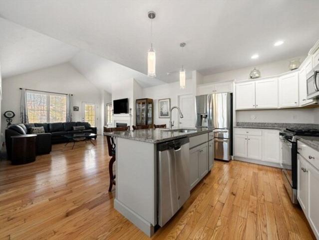 Mariners Way Unit,plymouth, Condo For Sale