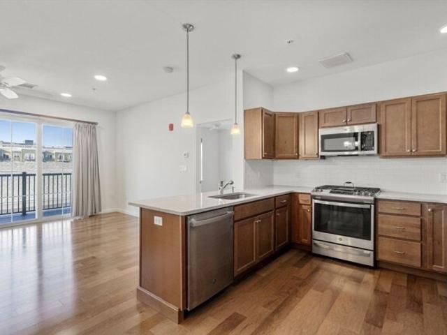 Mariners Way Unit,plymouth, Condo For Sale