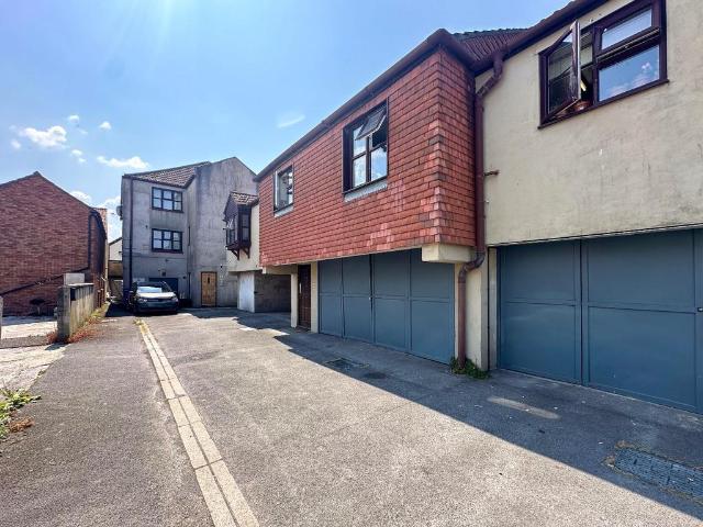 Mariners Court, Bridgwater TA6 1 bed apartment to rent £1,000 pcm £231 pw