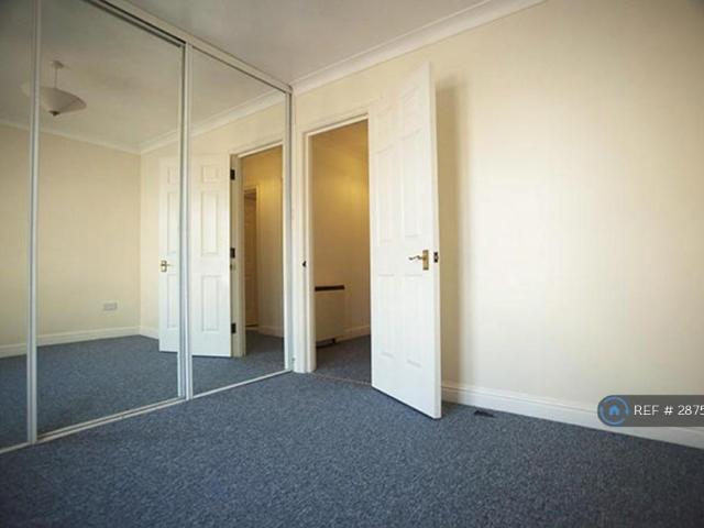 Mariners Quay, Brighton Marina. 1 bed flat to rent £1,600 pcm £369 pw