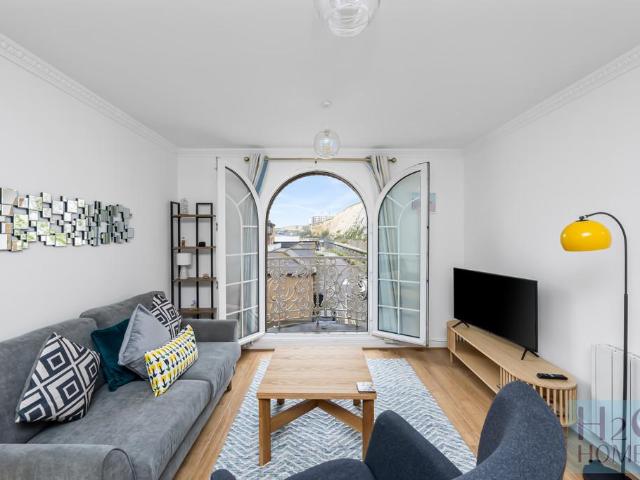 Mariners Quay 1 bed apartment to rent £3,250 pcm £750 pw