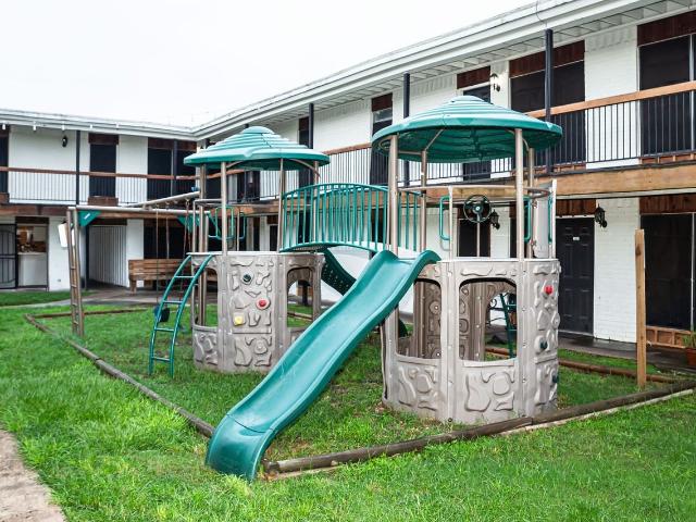 Marisol Apartments 4 Bedroom Apartment for Rent at 101 S Allen Genoa Rd, Pasadena, TX 77587 Mount Vernon