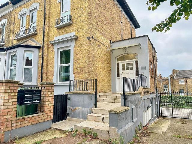 Marischal Road, London SE13, 2 bed flat to rent, £1,900 pcm | PrimeLocation