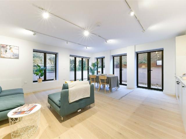 Marischal Road, London SE13, 2 bed flat to rent, £2,100 pcm | PrimeLocation
