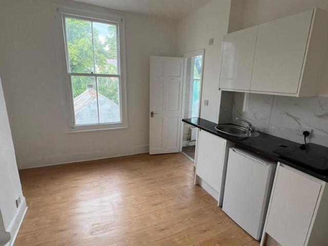 Marischall Road, Lewisham, London Studio to rent £1,050 pcm £242 pw