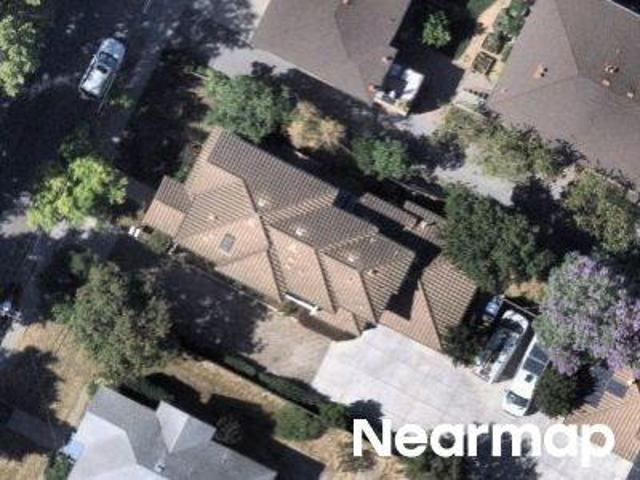 Mariposa Ave
