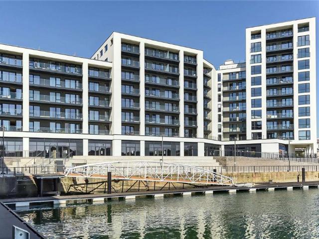 Maritime Walk, Southampton SO14 2 bed apartment to rent £1,850 pcm £427 pw