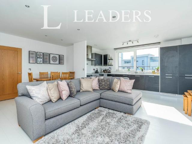 Maritime Walk, Southampton, SO14 2 bed flat to rent £1,700 pcm £392 pw