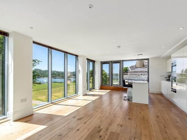 Maritime Square, Plymouth PL1, 3 bed flat to rent, £2,275 pcm | PrimeLocation