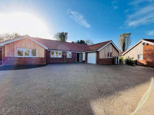 Marjorie Loke, Trunch NR28, 4 bed detached bungalow to rent, £2,995 pcm | PrimeLocation