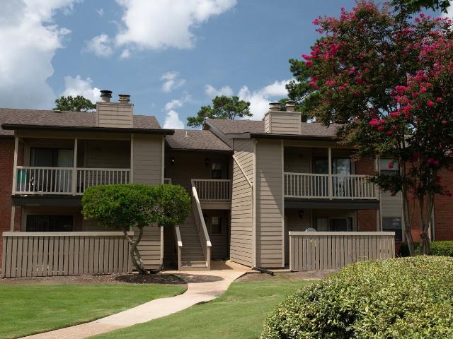 Mark Apts. 2 Bedroom Apartment for Rent at 711 Lake Harbour Dr, Ridgeland, MS 39157