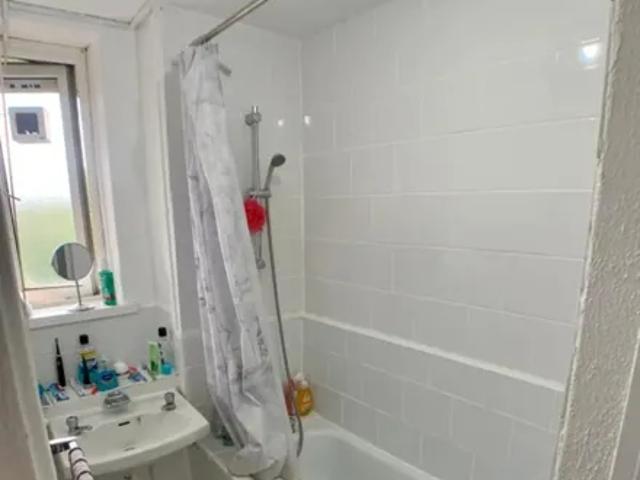 Mark House, Sewardstone Road, London, E2 9JJ, United Kingdom | Room for rent #155189764 | Rentberry
