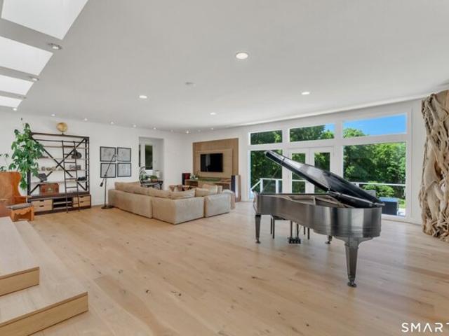 Mark Twain Ln, Redding, Home For Sale