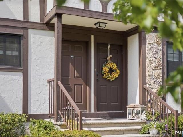 Mark Twain Way, Mahwah, Condo For Sale