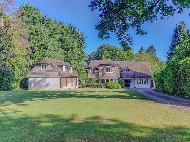 Mark Way, Godalming GU7 6 bed house to rent £6,500 pcm £1,500 pw