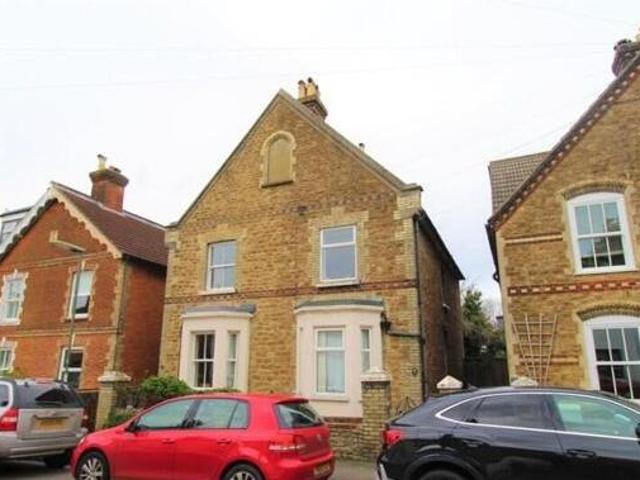 Markenfield Road, Guildford, 6 Bedroom Terraced