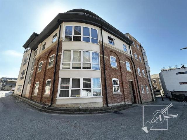 Market Court, Horns Yard, Gravesend 1 bed apartment to rent £1,075 pcm £248 pw