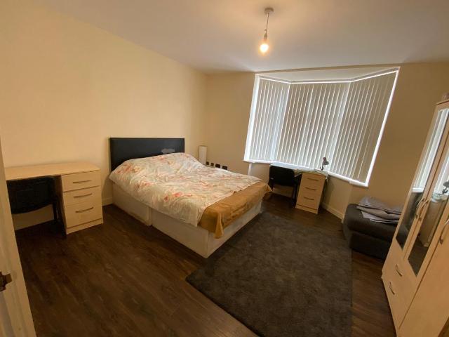 Market Corner, Tachbrook Street, Leamington Spa CV31, 1 bed flat to rent, £695 pcm | PrimeLocation