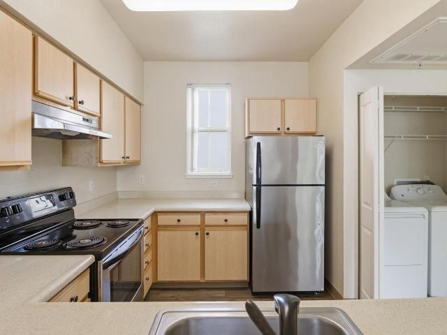 Market Gateway Apartments 1 Bedroom Apartment for Rent at 535 S Market St, San Jose, CA 95113 Downtown San Jose