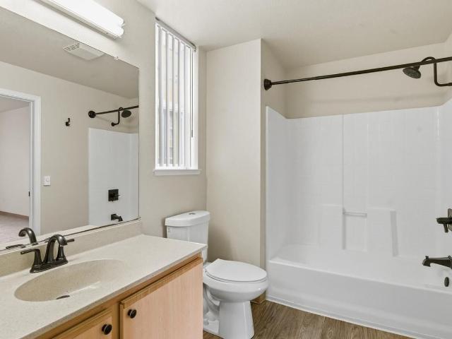 Market Gateway Apartments 2 Bedroom Apartment for Rent at 535 S Market St, San Jose, CA 95113 Downtown San Jose