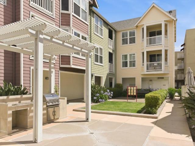 Market Gateway Apartments 2 Bedroom Apartment for Rent at 535 S Market St, San Jose, CA 95113 Downtown San Jose