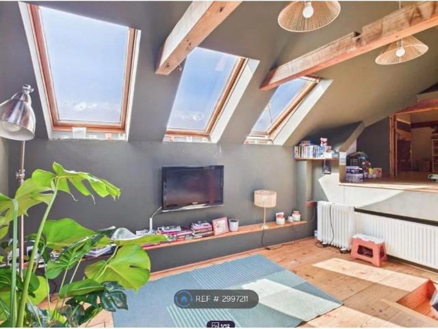 Market House, Bude EX23, 2 bed flat to rent, £950 pcm | PrimeLocation