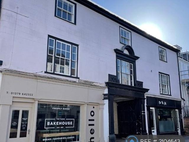 Market Hill, Diss, IP22 2 bed flat to rent £1,000 pcm £231 pw