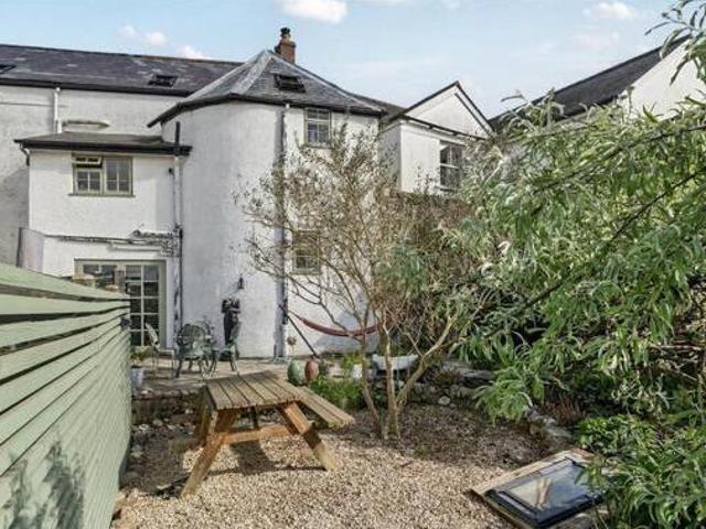 Market Square, Axminster, 4 Bedroom House