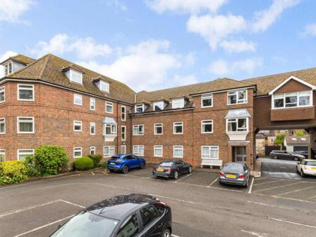 Market Square, Alton, 2 Bedroom Flat