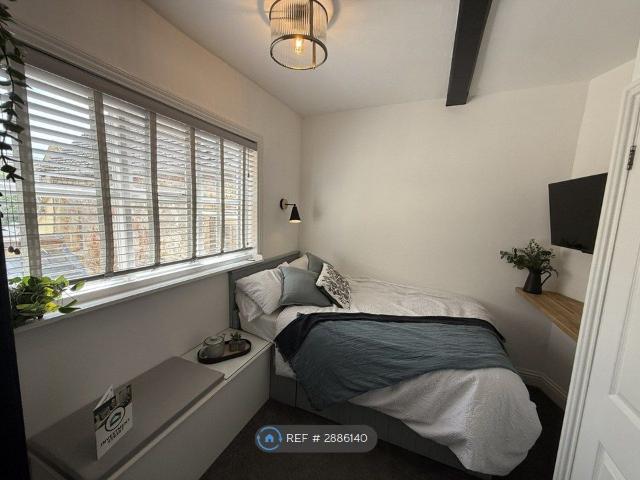 Market Square, Daventry NN11, Room to rent, £775 pcm | PrimeLocation