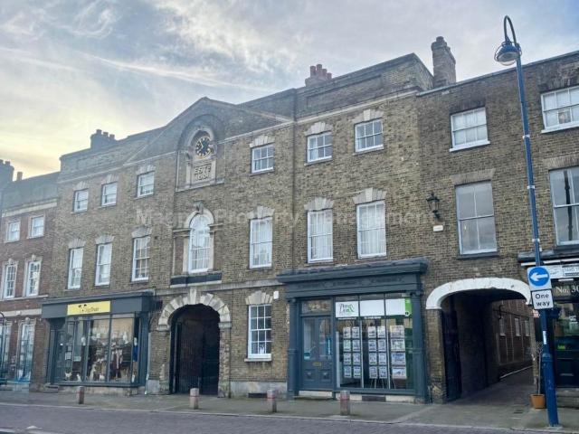 Market Square, St Neots PE19, 2 bed flat to rent, £1,150 pcm | PrimeLocation