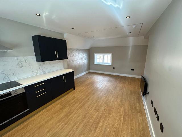 Market Square, Winslow MK18, 2 bed flat to rent, £1,100 pcm | PrimeLocation