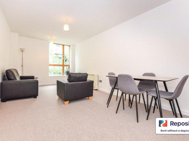 Market Square, 83 High Street. 1 bed flat to rent £1,050 pcm £242 pw