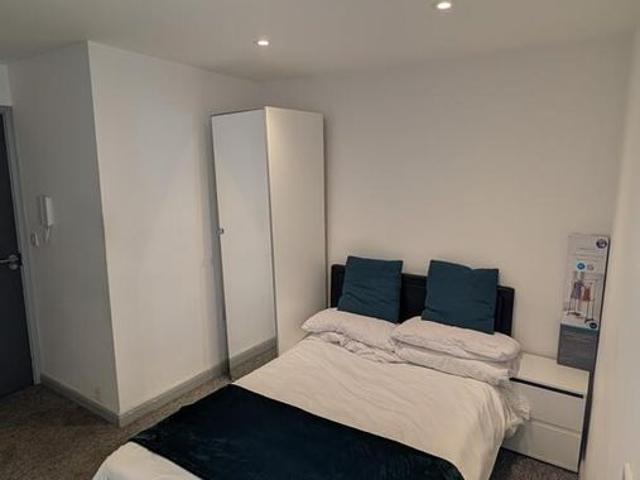 Market St, Watford WD18, Room to rent, £825 pcm | PrimeLocation
