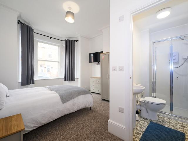 Market Street, Newton Le Willows, Merseyside WA12, Room to rent, £625 pcm | PrimeLocation