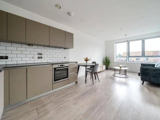Market Street, Bracknell RG12, Studio to rent, £1,200 pcm | PrimeLocation
