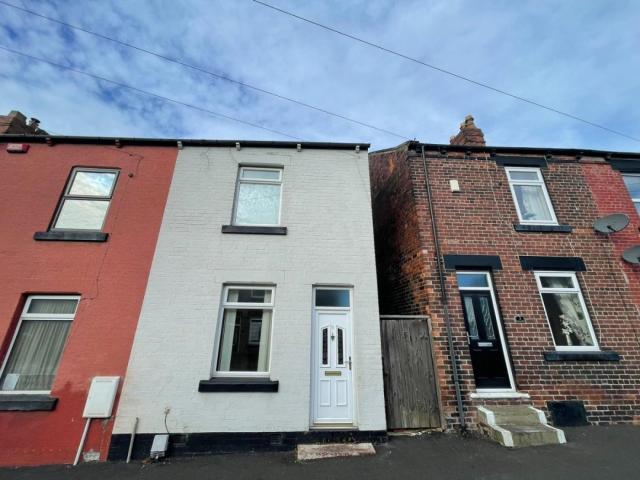 Market Street, Cudworth, 2 bedroom, Terraced