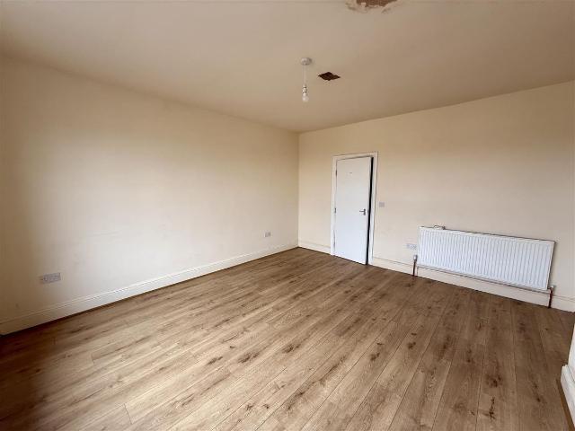 Market Street, Shirebrook, Mansfield NG20, 2 bed flat to rent, £650 pcm | PrimeLocation