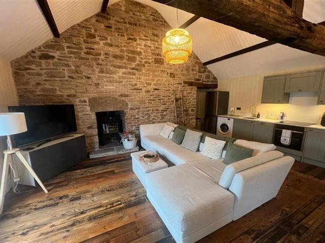 Market Street, Whaley Bridge, High Peak SK23, 2 bed flat to rent, £1,350 pcm | PrimeLocation