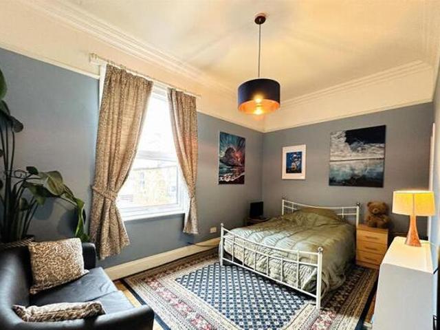 Market Place, Cawood, 6 Bedroom Town