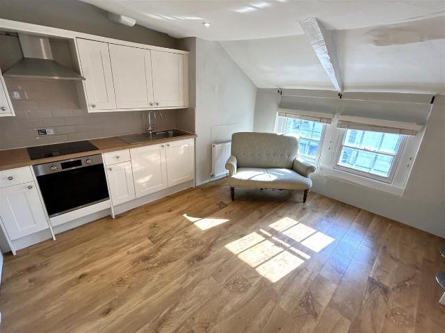 Market Place, Chippenham SN15, 1 bed flat to rent, £870 pcm | PrimeLocation
