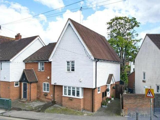 Market Place, Abridge, 2 Bedroom End