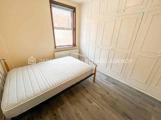 Market Place, Acton W3, Room to rent, £880 pcm | PrimeLocation