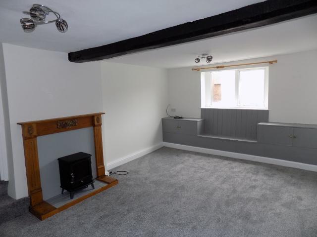 Market Place, Ashbourne, Derbyshire DE6, 3 bed flat to rent, £700 pcm | PrimeLocation