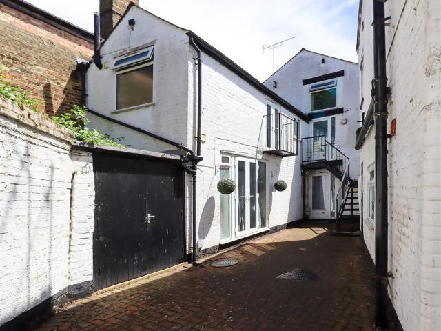 Market Place, Ely CB7, 1 bed flat to rent, £800 pcm | PrimeLocation