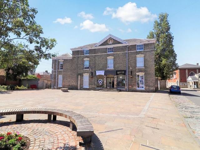Market Place, Hadleigh IP7, 1 bed flat to rent, £800 pcm | PrimeLocation